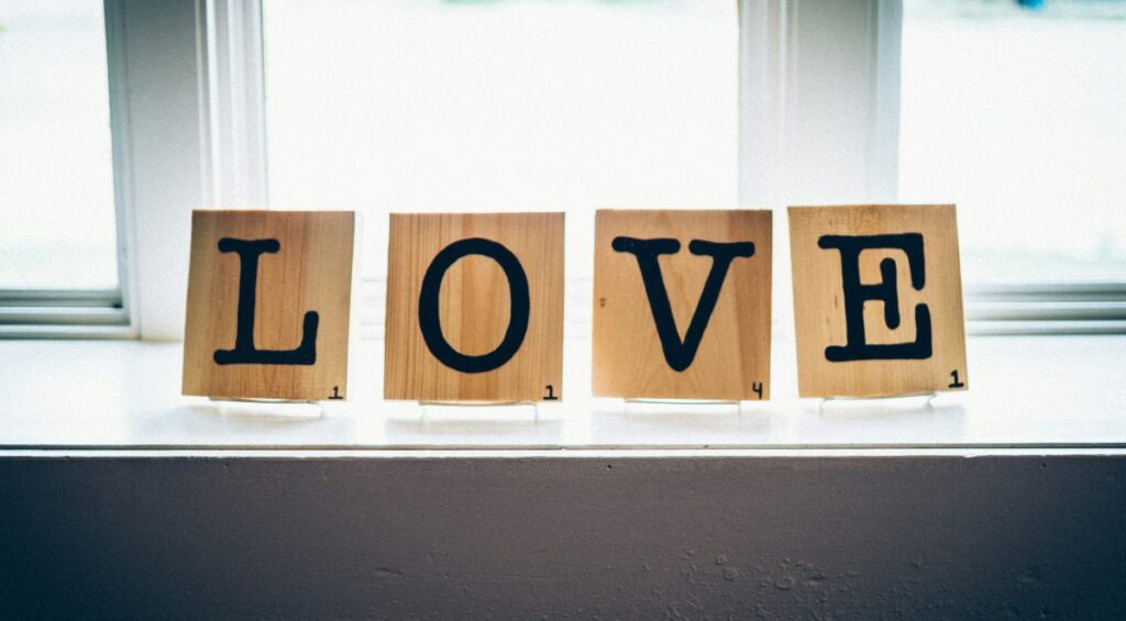 Serif Typography: Complete guide for its use and benefits in Graphic Design