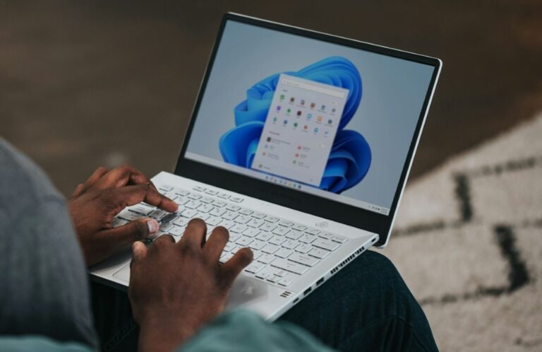 How to remove devices linked to a Windows 11 PC