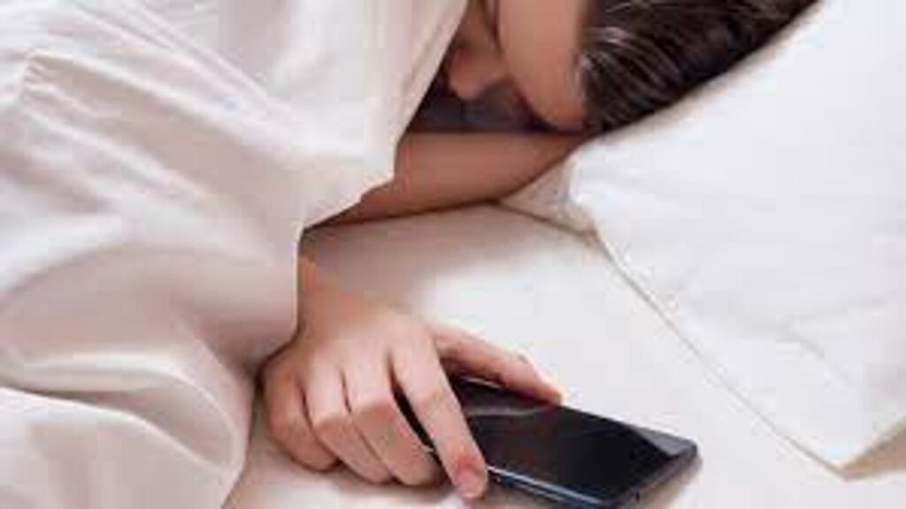 Utiliser votre téléphone portable avant de vous coucher affecte votre ...