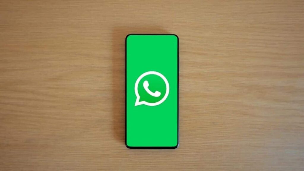 How to create group chats on WhatsApp