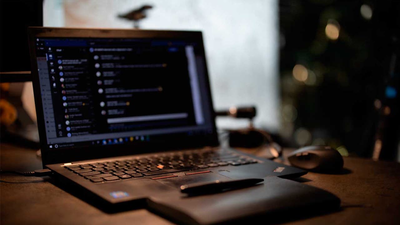 How to put Notepad in dark mode: step-by-step guide