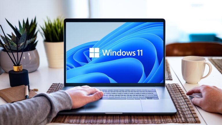 How to minimize all windows in Windows 11