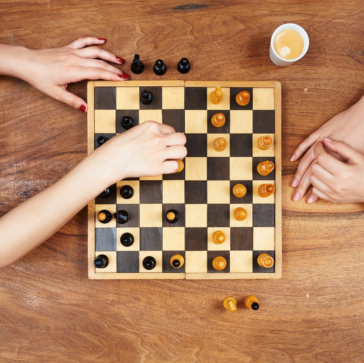 Game papan tanpa teks utawa aturan rumit sing dadi populer ing meja apa wae